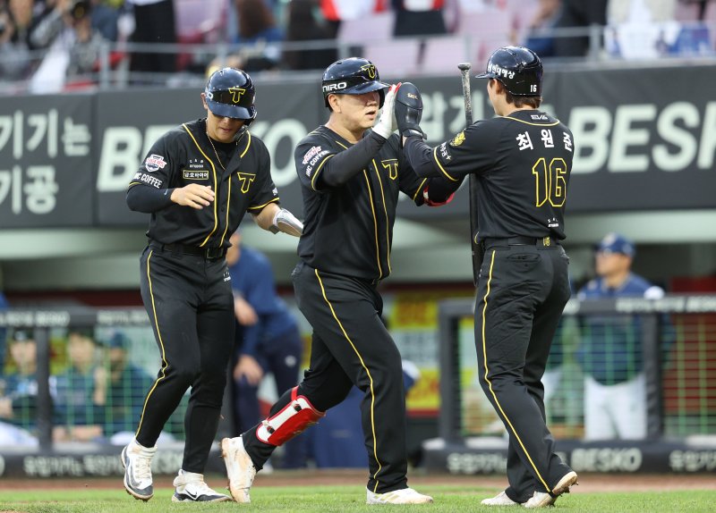 선두 KIA, 2위 NC 연이틀 제압…삼성, 한화 꺾고 공동 5위 도약(종합) - 파이낸셜뉴스