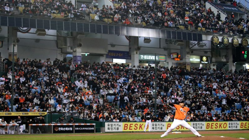 '12G 연속 매진' 한화, 29년 전 삼성과 어깨 나란히…역대 KBO리그 타이 - 파이낸셜뉴스