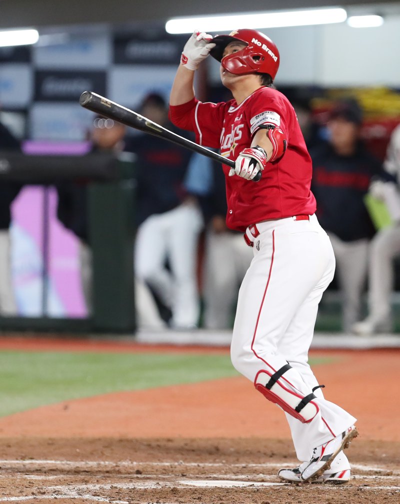 [뉴스1 PICK]SSG 최정, 이승엽 넘어 통산 468홈런 新 - 파이낸셜뉴스