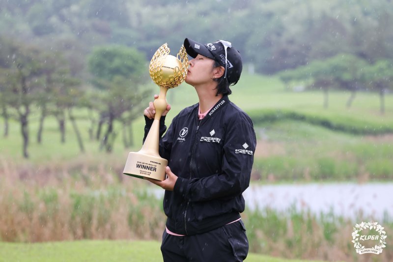 'KLPGA 2승' 박지영, 세계 랭킹 8계단 상승…39위 - 파이낸셜뉴스