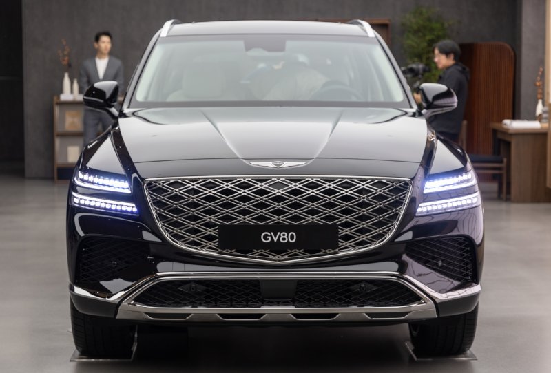 고급차 3파전 GV80 앞세운 제네시스 약진…벤츠·BMW '주춤' - 파이낸셜뉴스