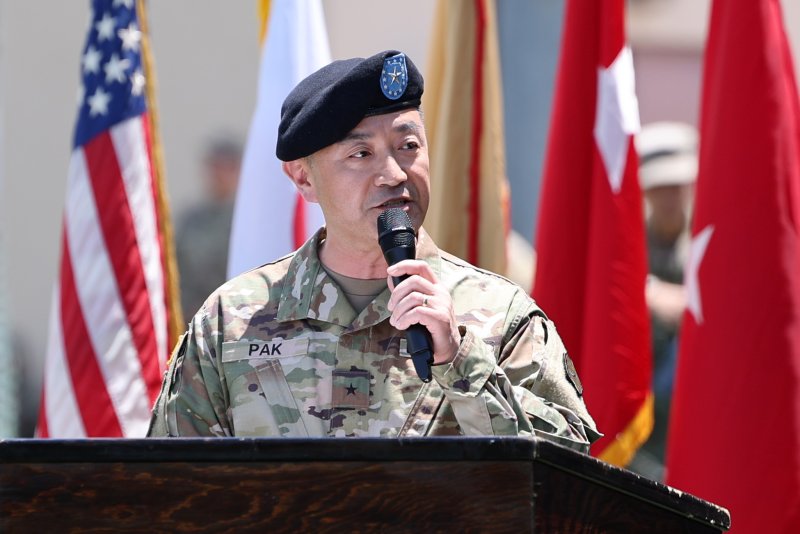 "같이 갑시데이" 진 박 준장, 주한미군 제19지원사령관 취임 - 파이낸셜뉴스