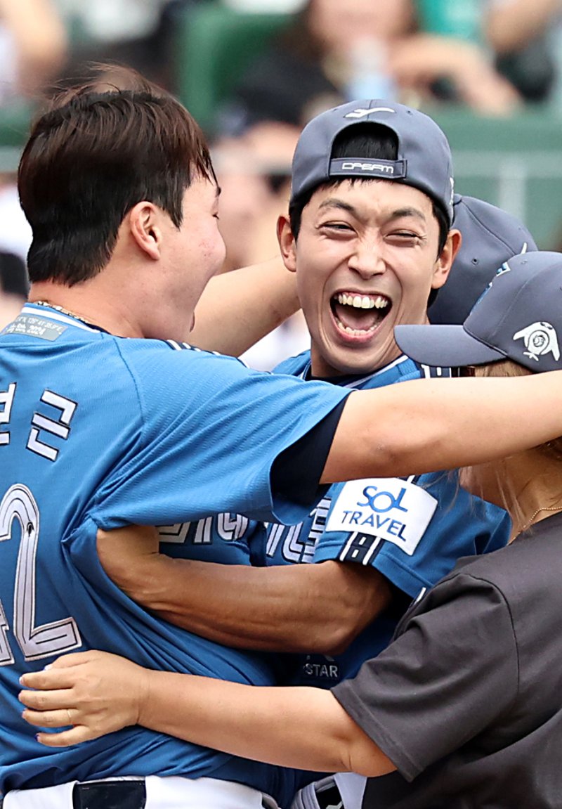 '썸머레이스 우승' 황성빈 "어린이 덕분에 롯데라는 이름 가장 높게" - 파이낸셜뉴스