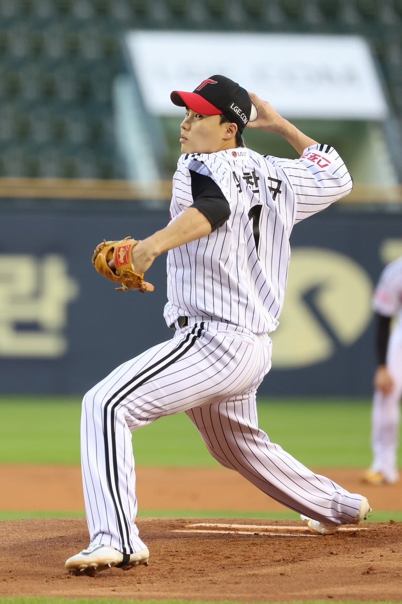 LG 임찬규, 7이닝 2피안타 10K 무실점 쾌투…SSG 3연패 - 파이낸셜뉴스