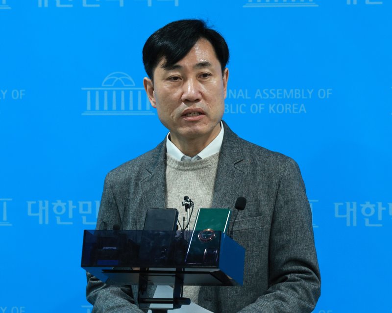 "'브래지어 끈이 내려갔다' 초대박 칠것"…하태경, 극찬 이유는 - 파이낸셜뉴스