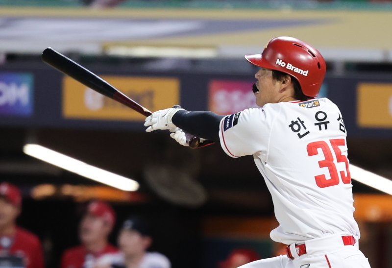 SSG, NC 잡고 KT와 '공동 5위'…'15승' 곽빈 호투에 두산은 4위 확정(종합) - 파이낸셜뉴스