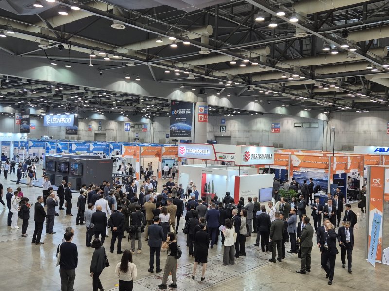 '반쪽 지상무기 전시회' DX KOREA 2024 폐막…"2026년 통합 전시" - 파이낸셜뉴스