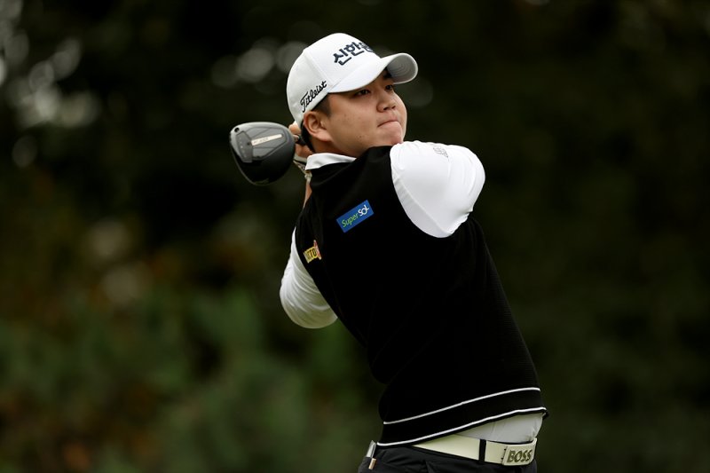 장유빈, KPGA 최경주 인비테이셔널 2R 한 타 차 단독 선두 - 파이낸셜뉴스