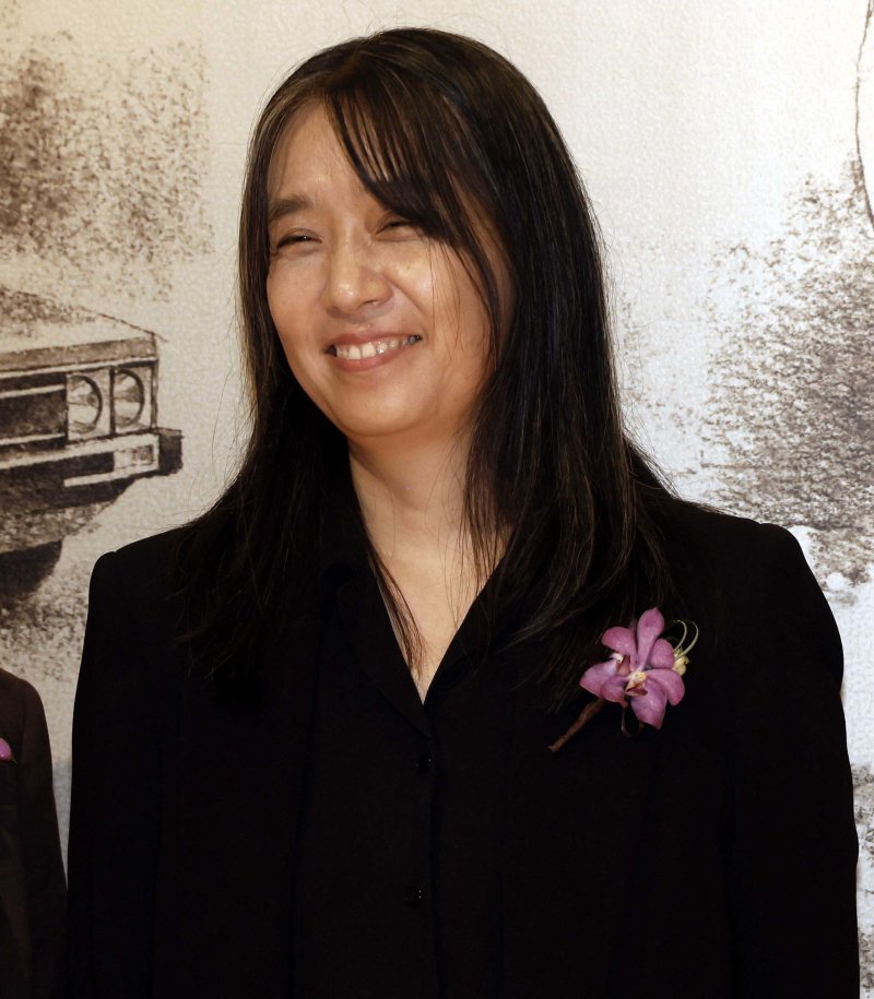 한강 "작품 활동 30년…제 소설 만나주신 분들 감사"(상보) - 파이낸셜뉴스