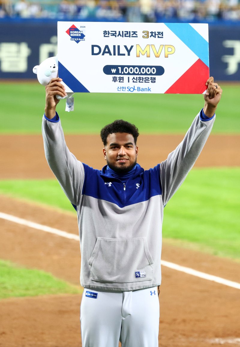 'PO MVP' 위용 이어간 삼성 레예스 "팀에 중요한 선수란 생각으로 뛴다"(종합)[KS] - 파이낸셜뉴스