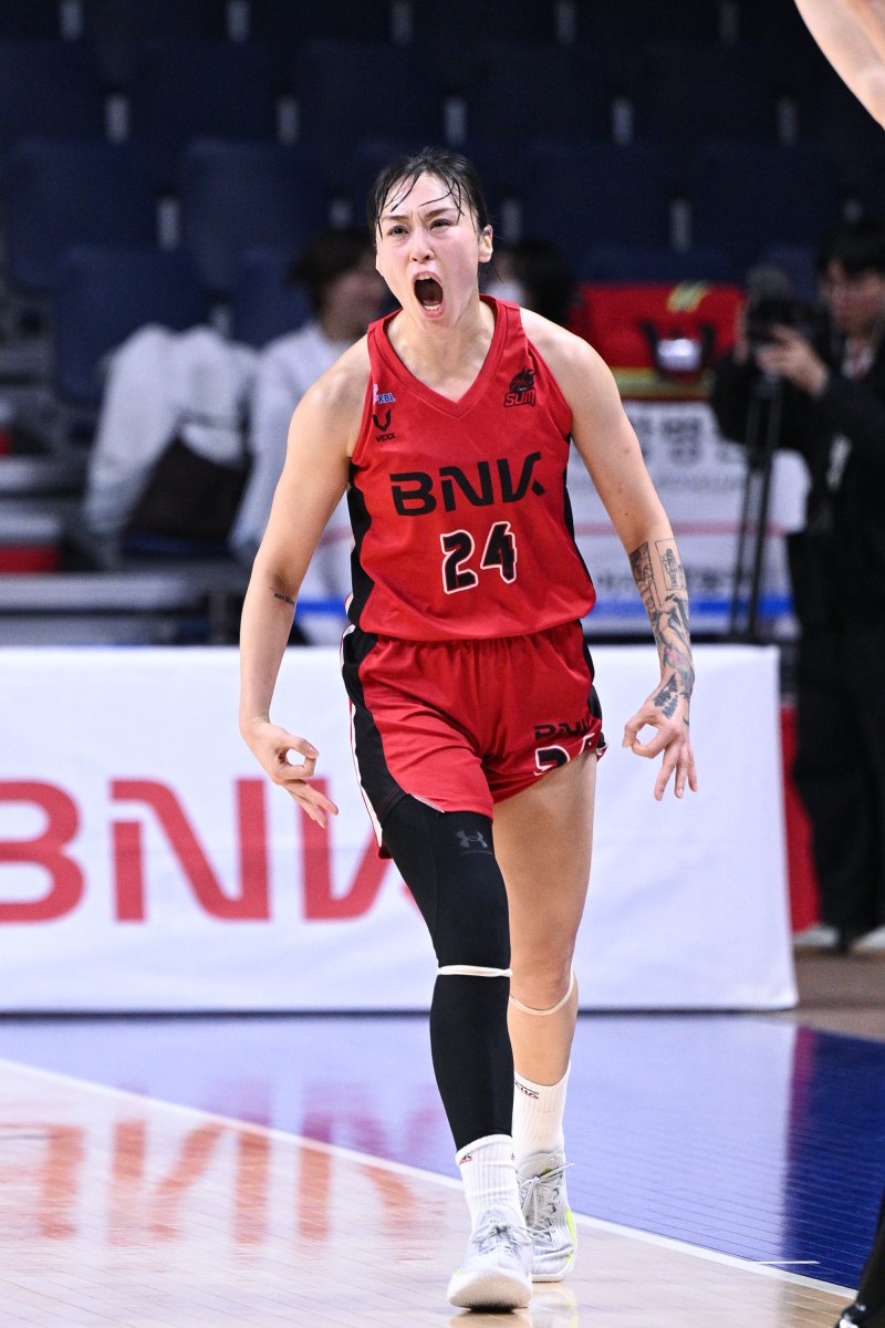 '김소니아 더블더블' 여자농구 BNK, 개막 3연승 선두 - 파이낸셜뉴스