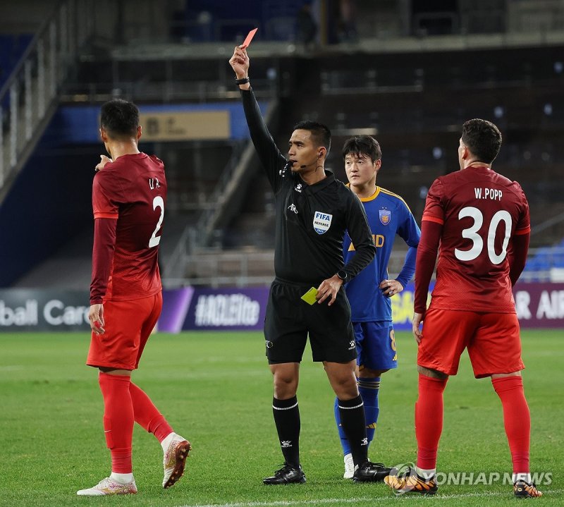 울산, ACLE 5전 전패 굴욕…10명 싸운 상하이에 1-3 완패 - 파이낸셜뉴스