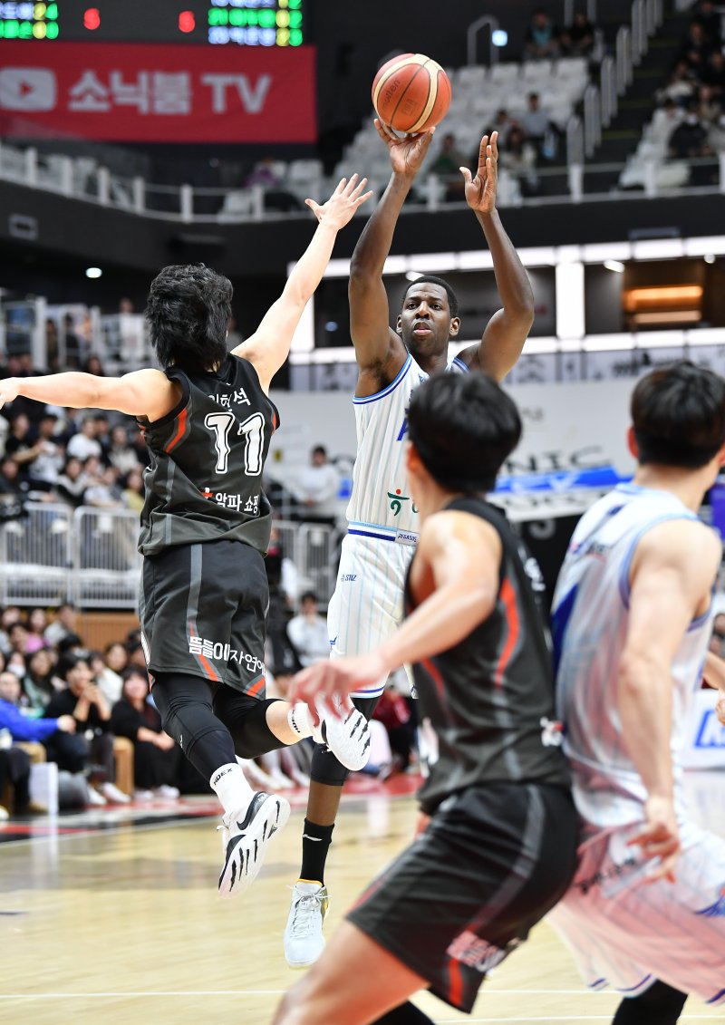 프로농구 DB, KCC에 92-88 승…현대모비스는 '선두' SK 제압(종합) - 파이낸셜뉴스