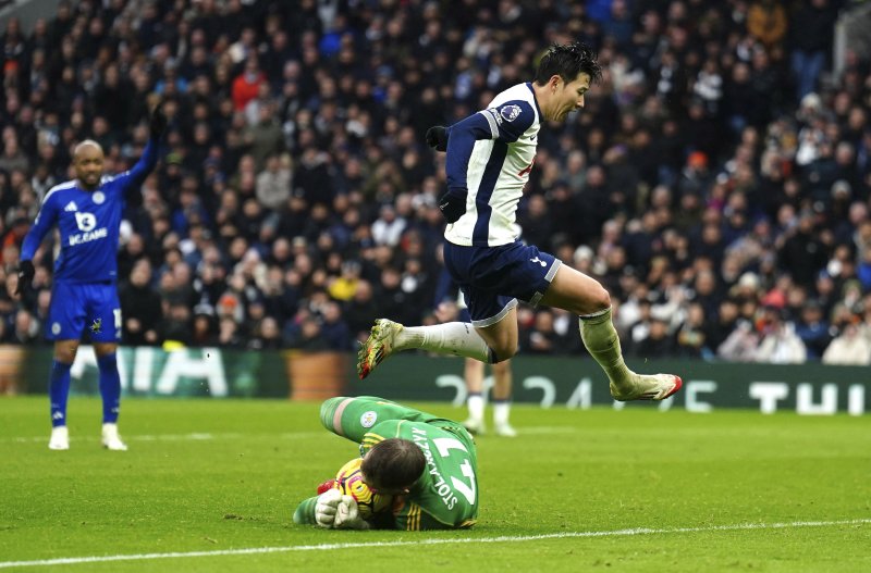 '손흥민 침묵' 토트넘, 레스터에 역전패…EPL 7경기 무승(종합) - 파이낸셜뉴스