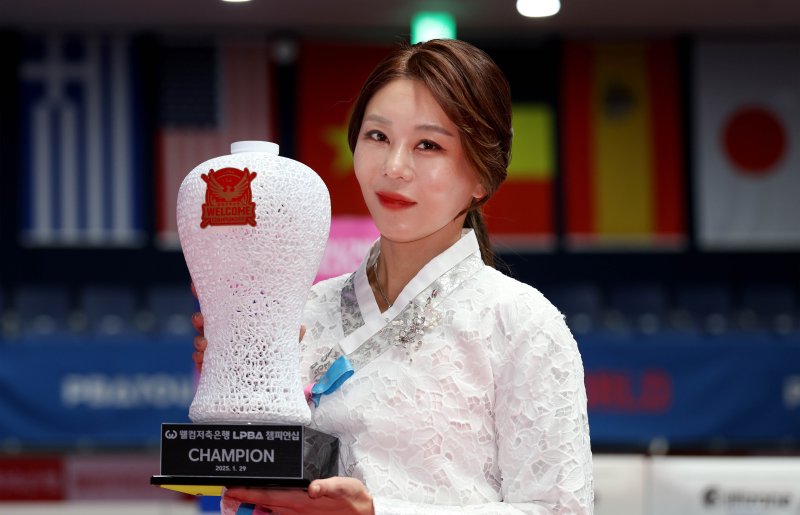 '당구 여제' 김가영, LPBA 6연속 우승…누적 상금 5억8180만원 - 파이낸셜뉴스