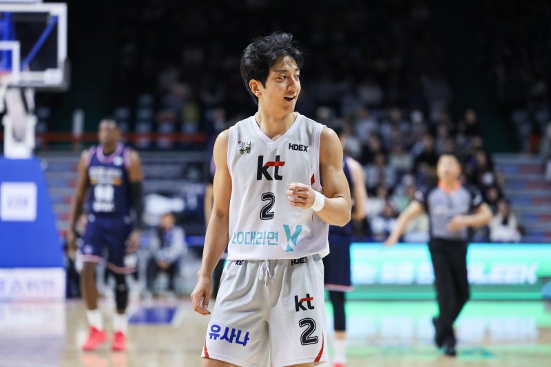 '허훈 22점' KT, KCC 95-84로 꺾고 4연승…한국가스공사는 연패 탈출 - 파이낸셜뉴스