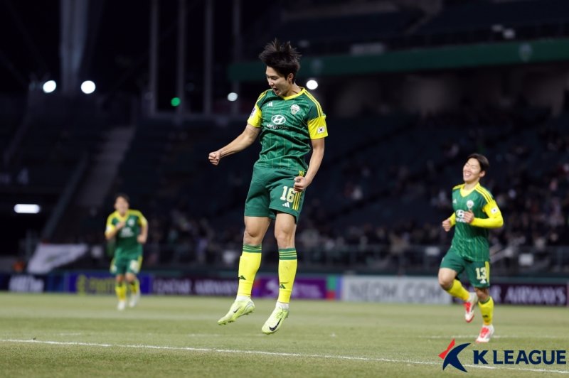 프로축구 전북, 태국 포트 손쉽게 격파…ACL2 8강 진출 성공 - 파이낸셜뉴스