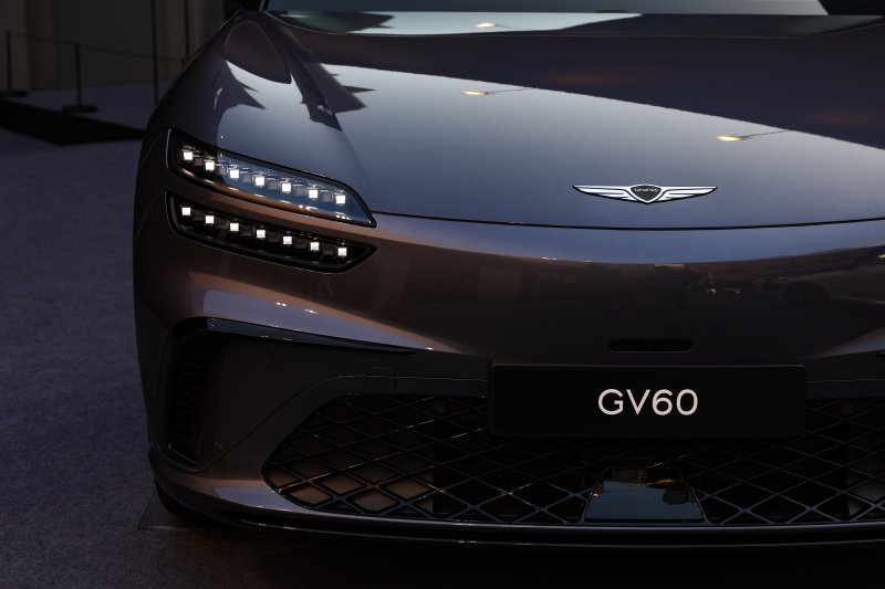 '역동적인 우아함' 제네시스 GV60 3년 5개월 만에 부분변경 모델 출시 [뉴시스Pic] - 파이낸셜뉴스