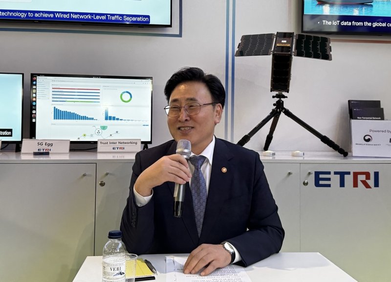 유상임 과기부 장관 "화웨이 성장세 굉장히 놀라, GPU 확보해 기업 지원" [MWC 2025] - 파이낸셜뉴스