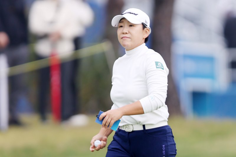 '통산 상금 1위 보인다' 신지애, JLPGA 개막전 2R 공동 17위 - 파이낸셜뉴스