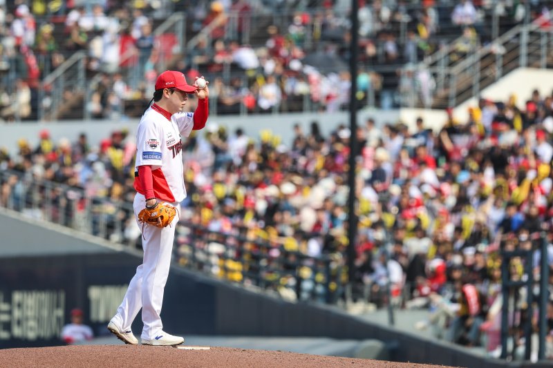 KIA 양현종, NC전 5이닝 4실점…역대 2번째 통산 180승 불발 - 파이낸셜뉴스