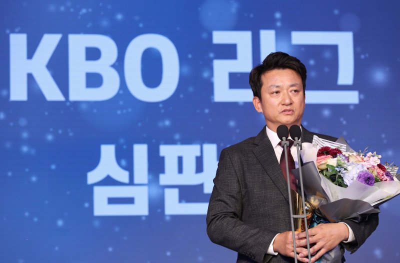 박종철 KBO 심판위원, 2000경기 출장…역대 15번째 - 파이낸셜뉴스