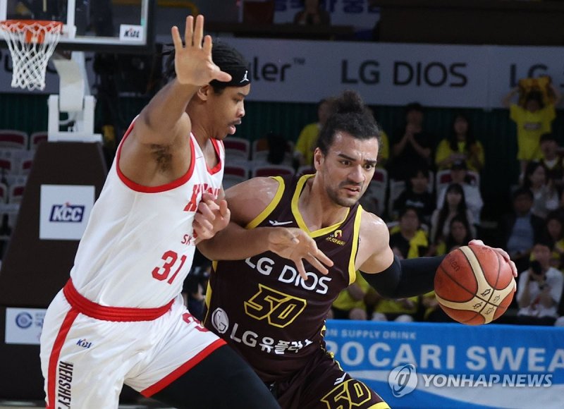 KBL 최악의 '빈공 챔프전'…6차전 양 팀 합쳐 역대 최소 '105점' - 파이낸셜뉴스