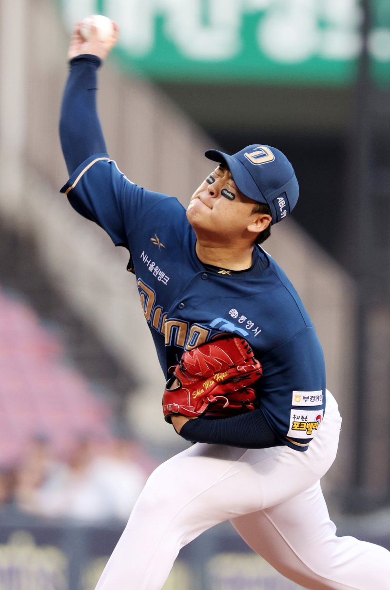 신민혁 7이닝 7K 무실점 쾌투…NC, 3-0으로 LG 꺾고 '위닝 시리즈' - 파이낸셜뉴스
