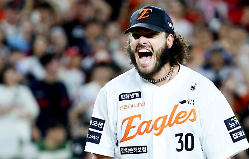 한화 팬 심장 폭발… 코디 폰세, 개막 15연승·200K로 KBO 전설 등극 - 파이낸셜뉴스