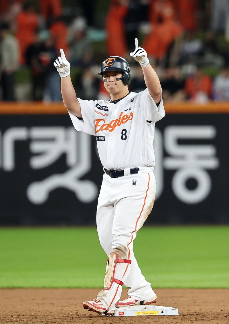 한화, 삼성 잡고 19년 만에 KS 진출…문동주 시리즈 MVP[PO5](종합) - 파이낸셜뉴스