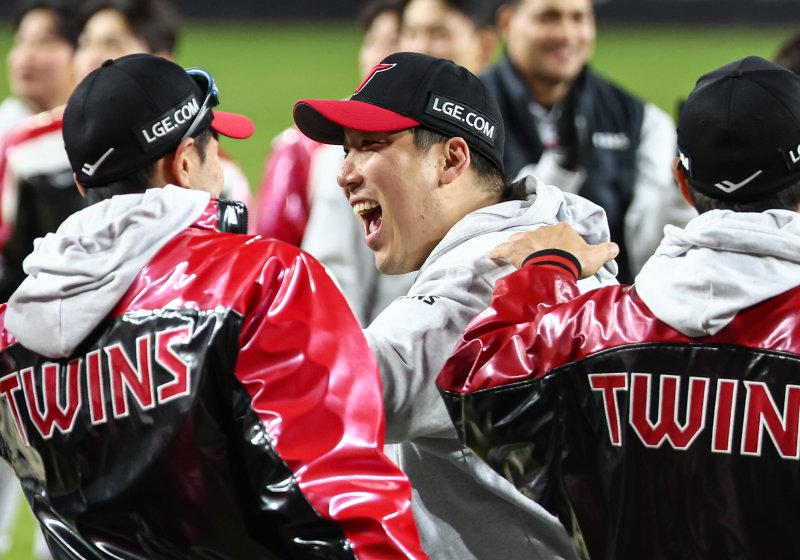 9회 2사 결승타 LG 김현수 "2008년 KS 병살타 생각났지만…"[KS4] - 파이낸셜뉴스