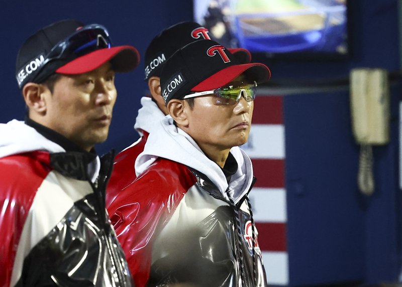 2년 만에 또 '우승 감독' 훈장…육성도 이룬 염갈량, LG 왕조 이끈다[LG KS 우승] - 파이낸셜뉴스