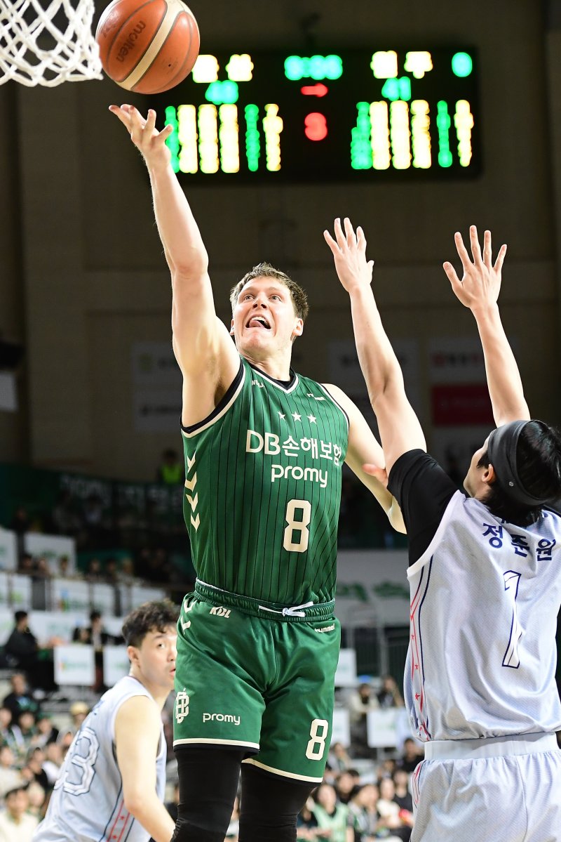 프로농구 삼성, '허웅 침묵' KCC 100-77 완파…3연승+5할 승률 - 파이낸셜뉴스