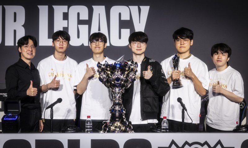 사상 첫 롤드컵 3연패·V6 달성한 T1…e스포츠계 전설 우뚝 - 파이낸셜뉴스